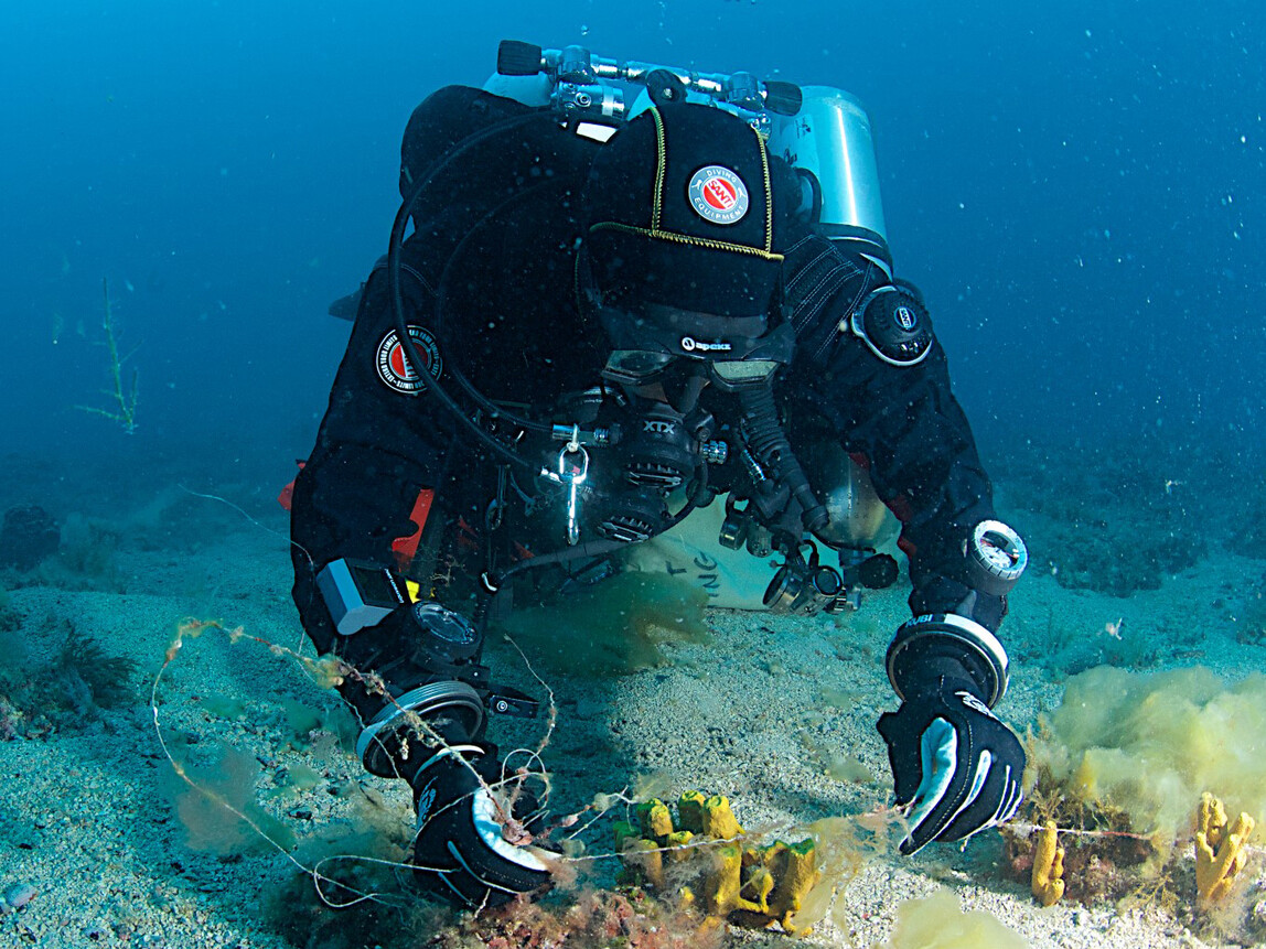 Ghost Fishing? | Meer