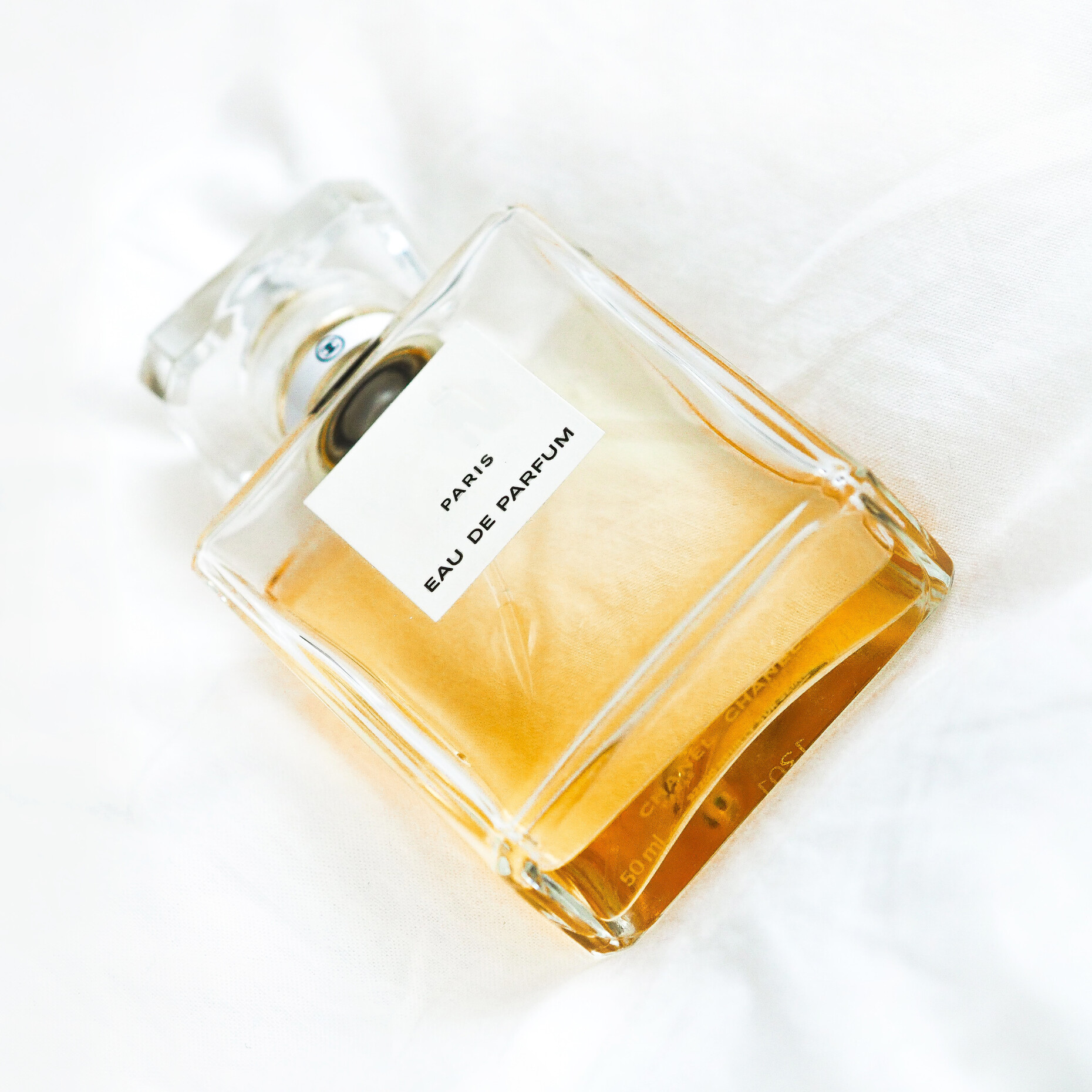 Broken perfume | Meer