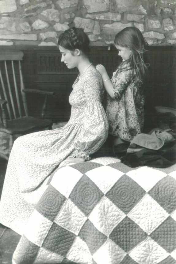 Laura Ashley. The Romantic Heroine | Meer