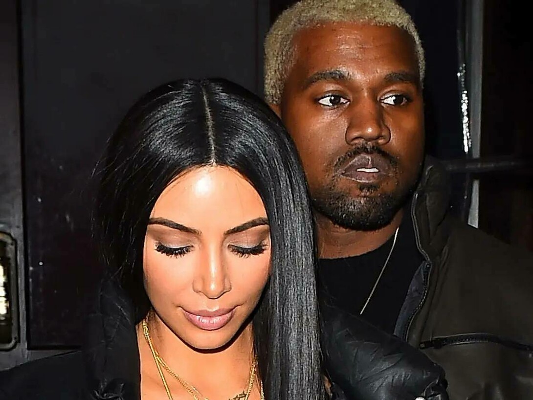 She is both the sculptor and the clay | Meer