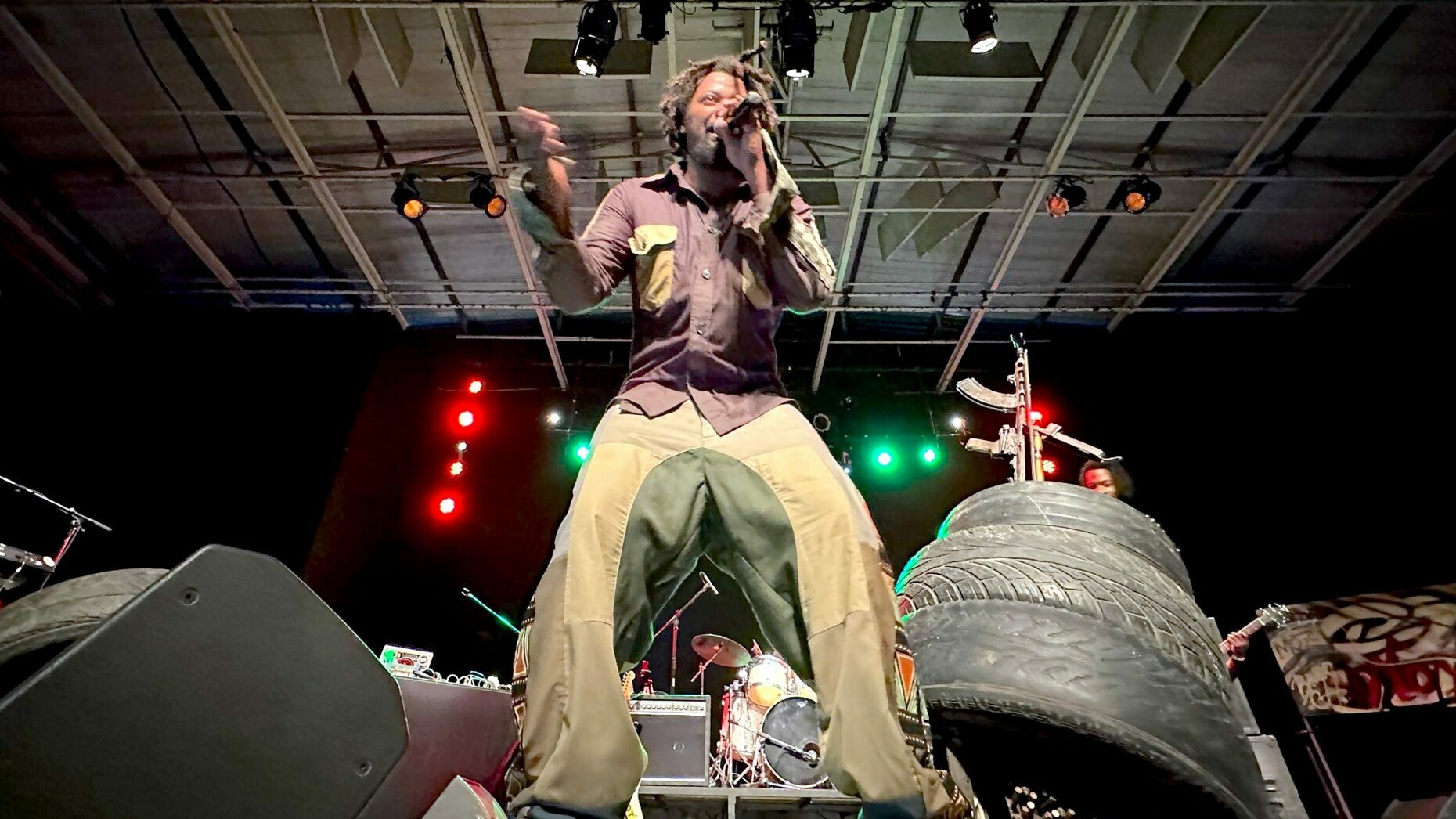 Uma abordagem atemporal em declaração de paz, de Azagaia | Meer