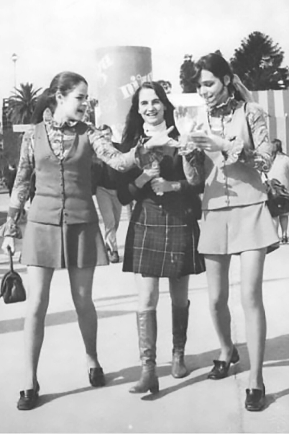 Miniskirt revolution: how 1960s fashion redefined freedom | Meer