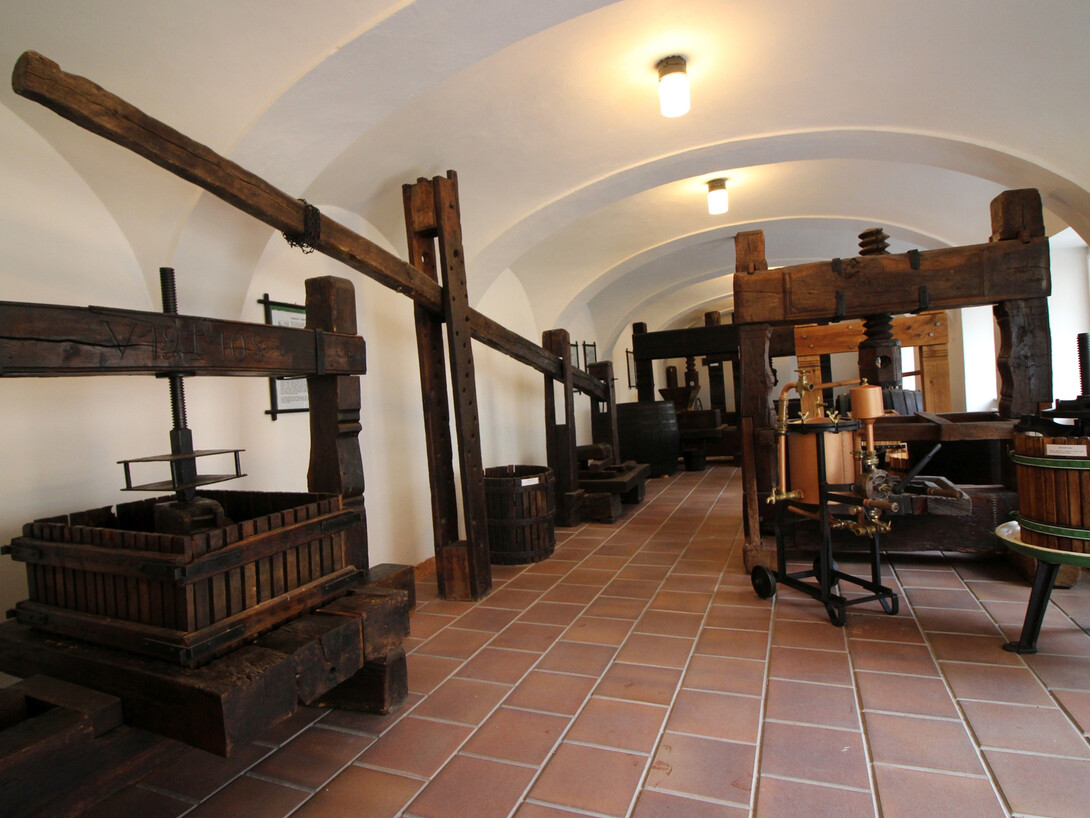 Exposition of Historic Wine Presses and Wine-Making Tools | Meer