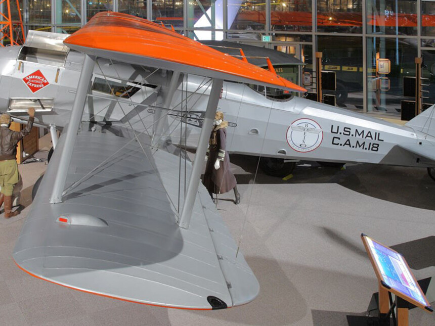 Via Air Mail: America Takes Flight | Meer