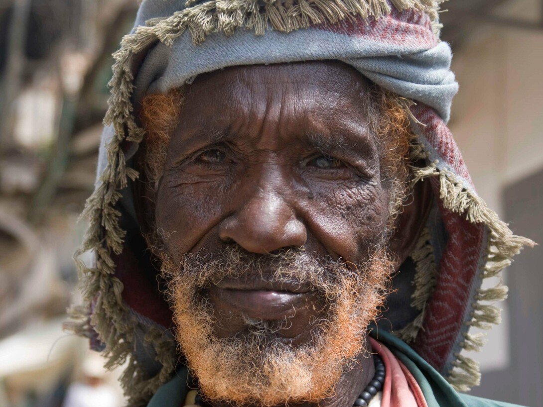 Transcending differences | Meer